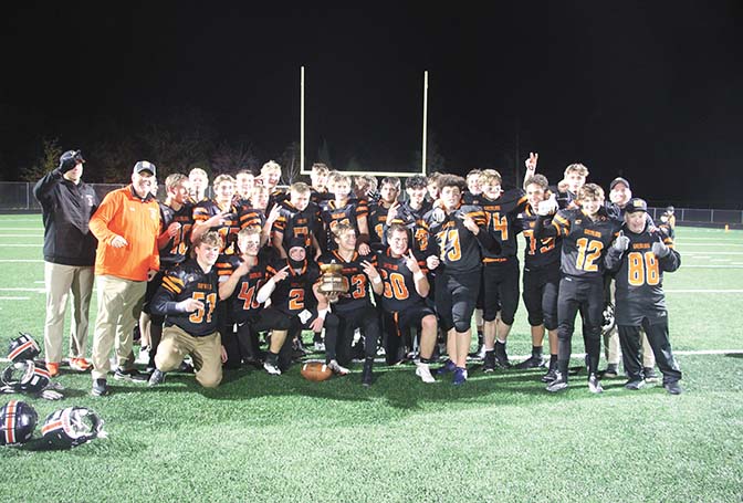 Copper Bowl stays in Houghton as Gremlins down Bulldogs, 28-6 | News ...